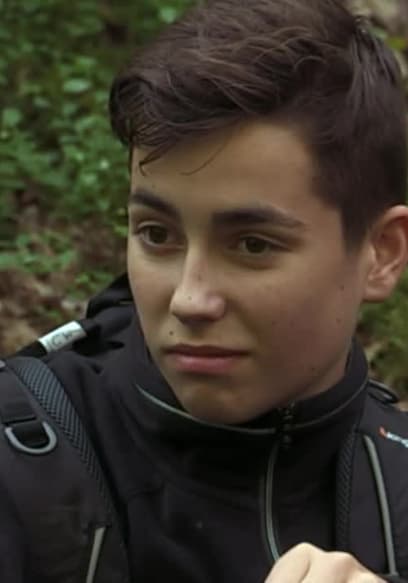 Watch Bear Grylls Survival School S01:E04 - Bear Grylls Survival School - Free TV Shows | Tubi