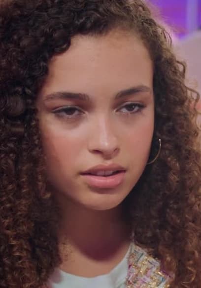 Watch Almost Never S01:E04 - The Photo - Free TV Shows | Tubi