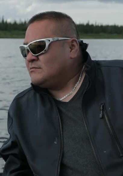 Watch Chasing Monsters S04:E05 - Northern Predators - Free TV Shows | Tubi