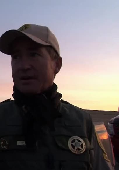 Watch Wardens S07:E18 - Long Day - Free TV Shows | Tubi