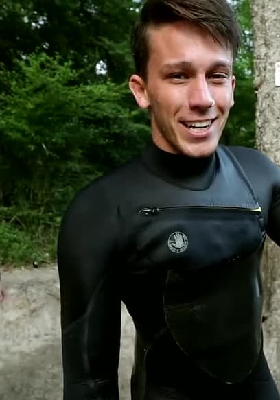 Watch Scuba Jake S03:E11 - Criminal Evidence - Free TV Shows | Tubi