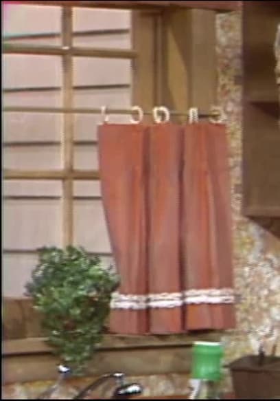 Watch Grady S01:E02 - Grady's Night In - Free TV Shows | Tubi