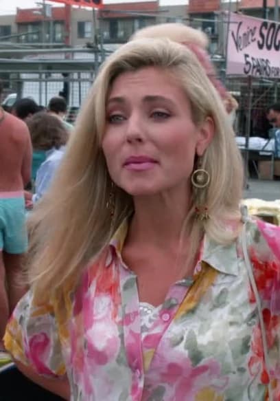 Watch Baywatch S02:E07 - Sandcastles - Free TV Shows | Tubi