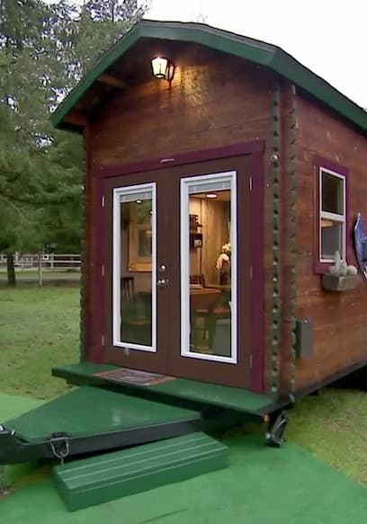 Watch Tiny House Hunters S03:E14 - Looking to Simplify, Christina and ...