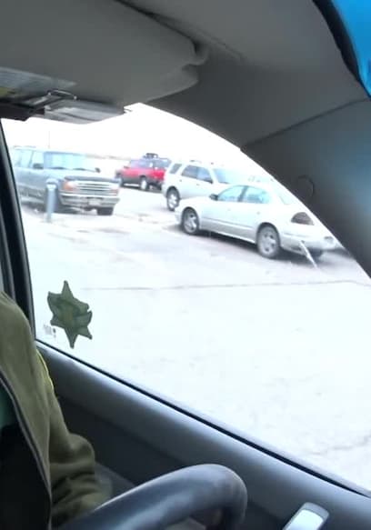 Watch Wardens S06:E11 - Dump Site - Free TV Shows | Tubi