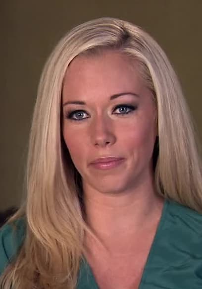Watch Kendra S04:E08 - Bookin' It - Free TV Shows | Tubi