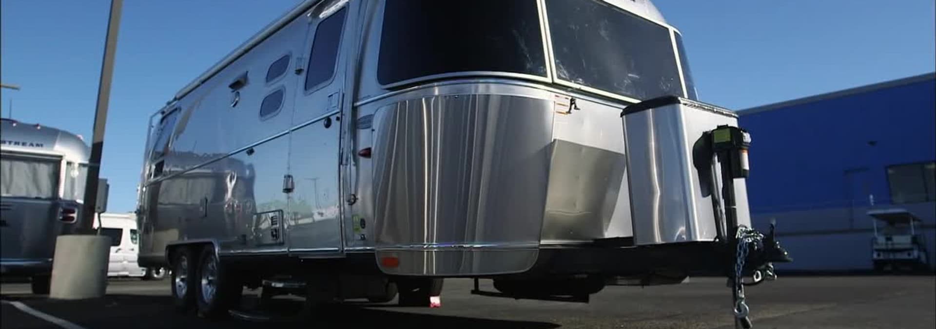 Watch Big Time RV S02:E05 - Too Big to Drive - Free TV Shows | Tubi