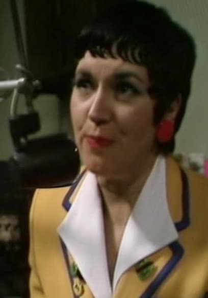 Watch Hi-De-Hi! S04:E04 - Eruptions (Christmas Special) - Free TV Shows ...