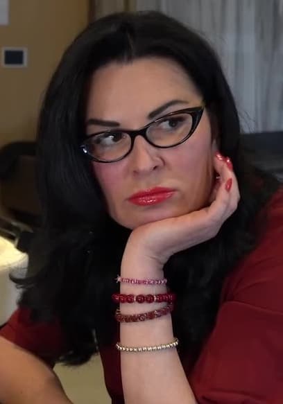 Watch Olga Knows Best? S01:E02 - Aw, Shucks - Free TV Shows | Tubi