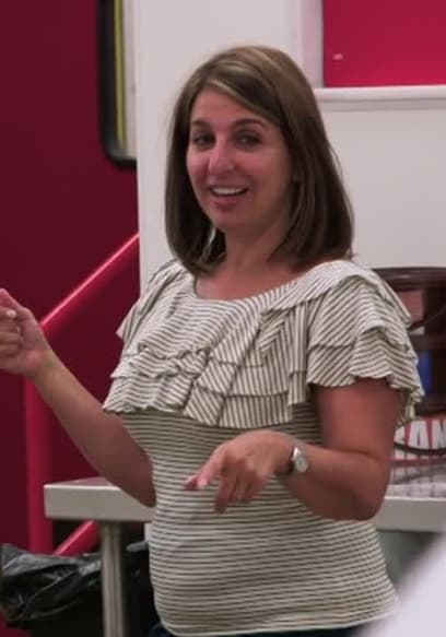 Watch Cake Boss S13:E14 - Classic Cars, Grace's Surp - Free TV Shows | Tubi