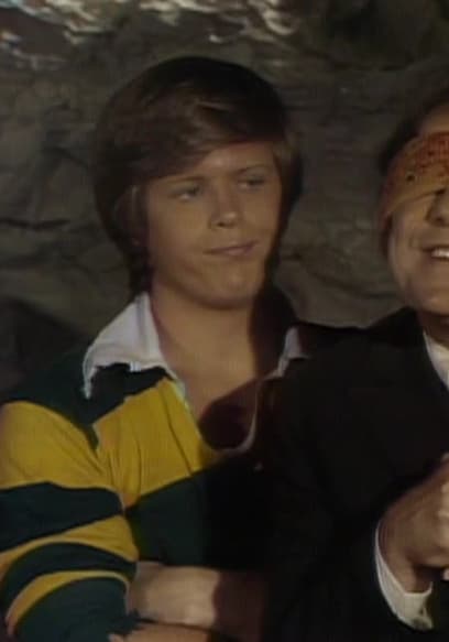 Watch Dr. Shrinker S01:E04 - Dr. Shrinker Shrinks / Don't Hold Your ...