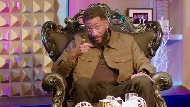 Watch The Kamal Smith Show S01:E03 - Elizabeth Foxx - Free TV Shows | Tubi