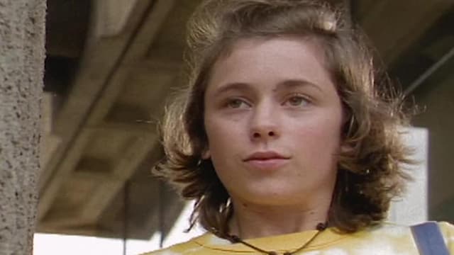 Watch Spellbinder S01:E21 - The Hunt for Ashka - Free TV Shows | Tubi