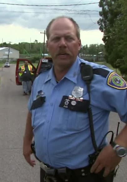 Watch Cops S22:E23 - Donut Pursuit - Free TV Shows | Tubi