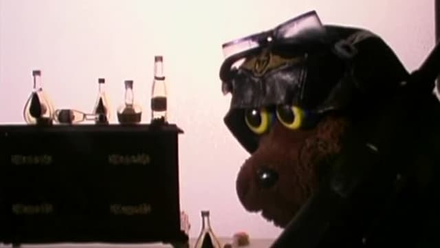 Watch The Greg the Bunny Tapes S01:E01 - Monster Puppets / Repo Man ...