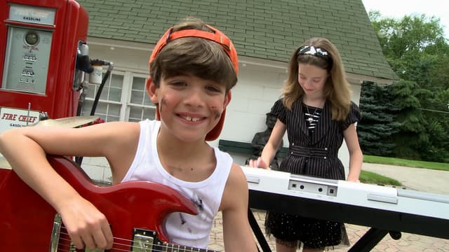 Watch Ariel & Zoey & Eli, Too S02:E09 - AZE2 Are Sugar Station - Free ...