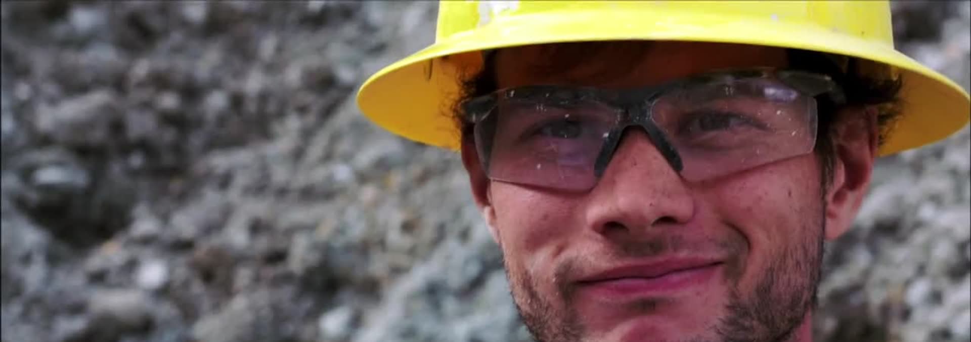 Watch Jade Fever S03:E09 - Slabs of Jade - Free TV Shows | Tubi