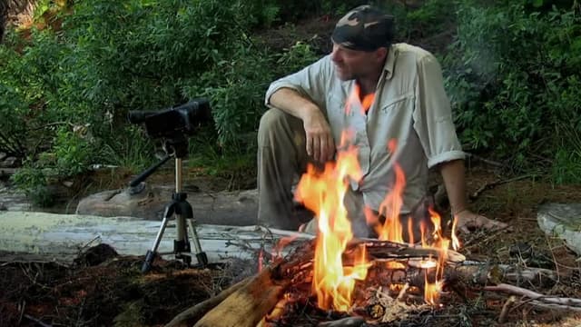 Watch Survivorman S05:E01 - Fire - Free TV Shows | Tubi