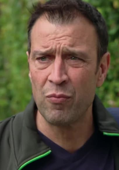 Watch Wahlburgers S01:E09 - The Real Entourage - Free TV Shows | Tubi