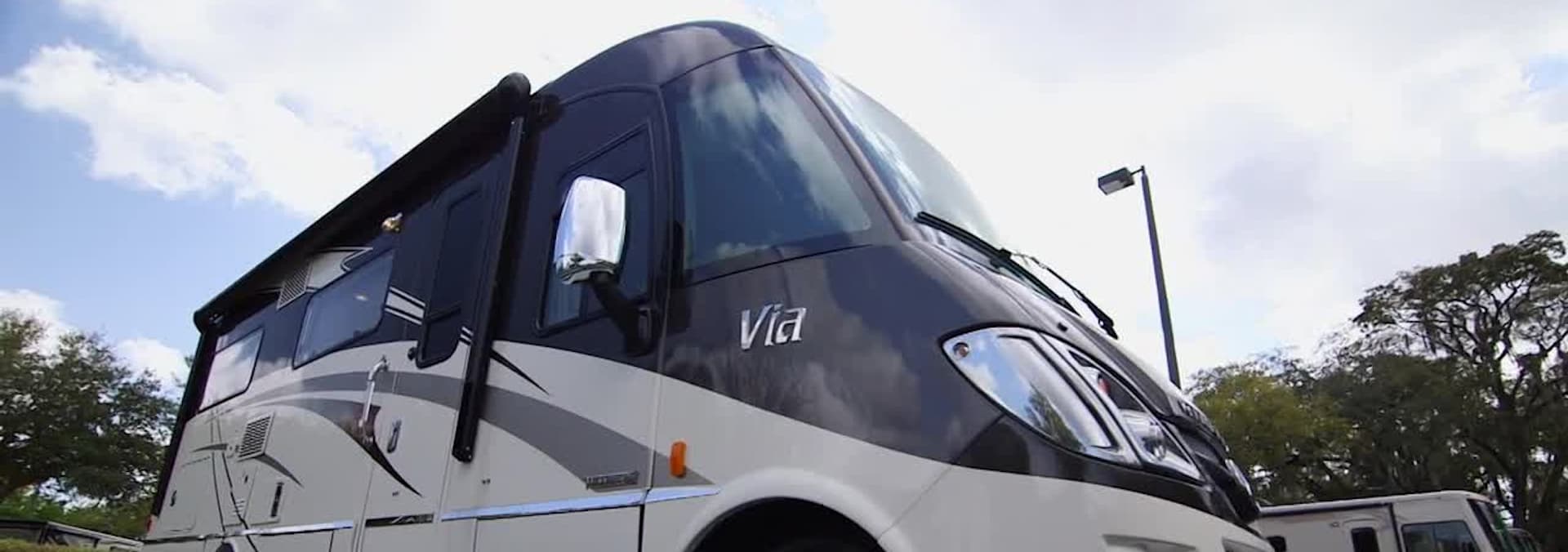 Watch Big Time RV S02:E06 - Absolute Lap of Luxury - Free TV Shows | Tubi