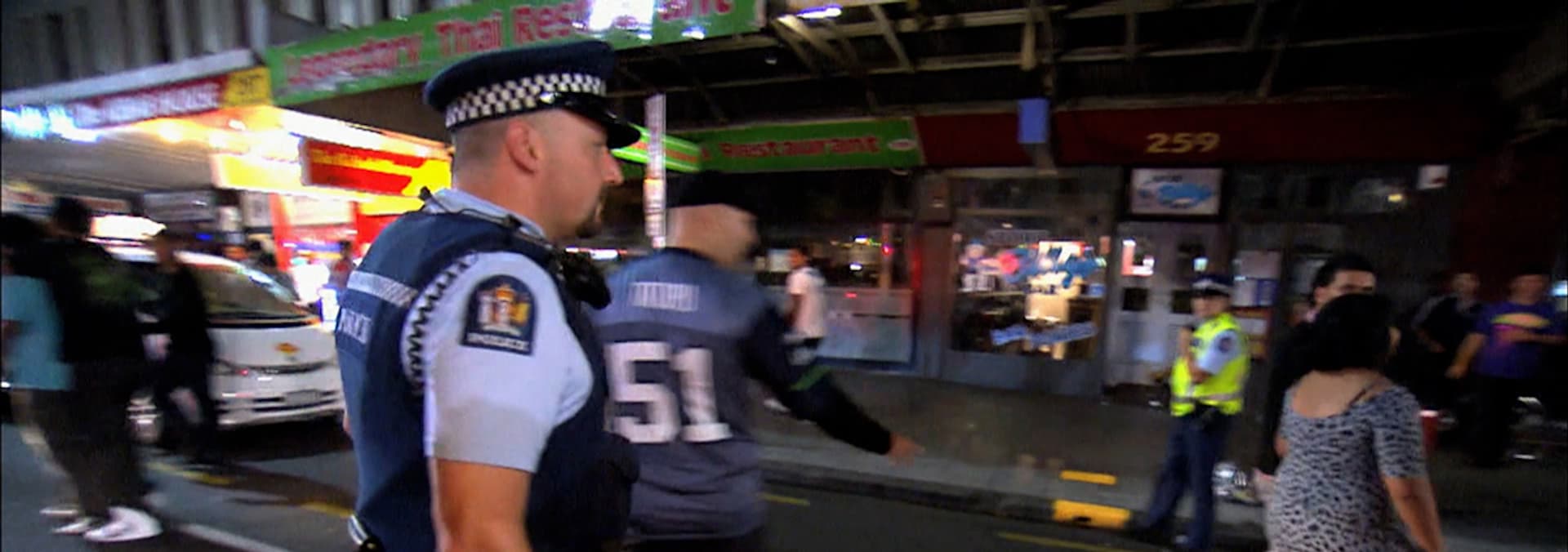 Watch 24 Hours: Police S01:E03 - Violence & Guns - Free TV Shows | Tubi