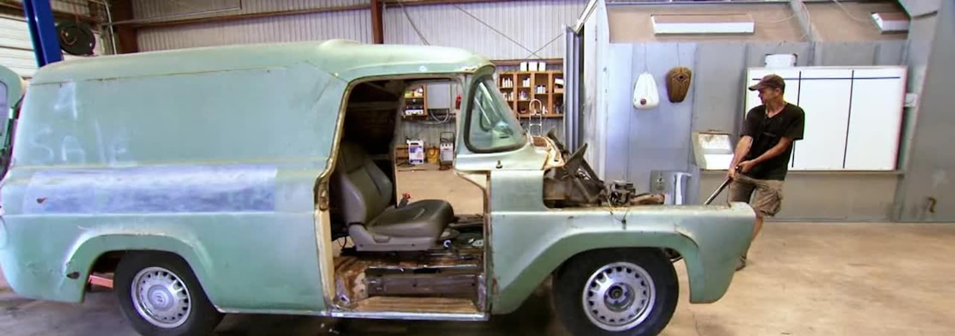 Watch Texas Car Wars S01:E04 - Dukin' Donuts - Free TV Shows | Tubi