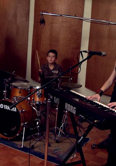 Watch Ariel & Zoey & Eli, Too S03:E05 - Booboo Stewart and Five Too ...