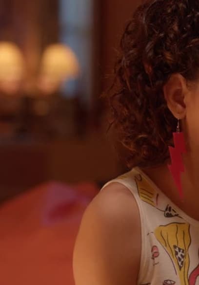 Watch Gordita Chronicles S01:E04 - In America We Sleep Over - Free TV ...