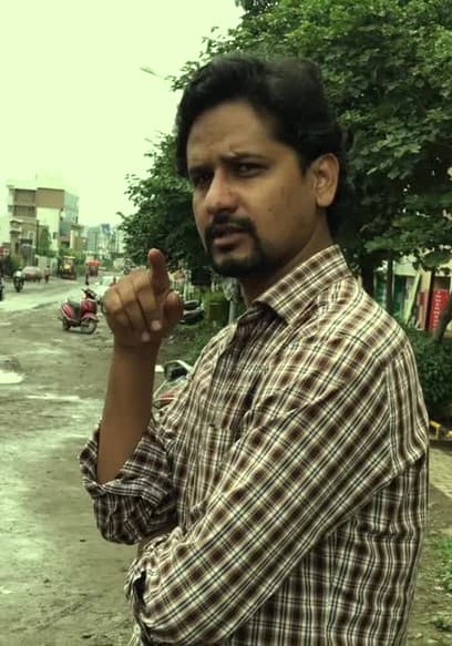 Watch Mohan Bhargav and the Hologram Girl S01:E05 - Real Hologram Girl ...