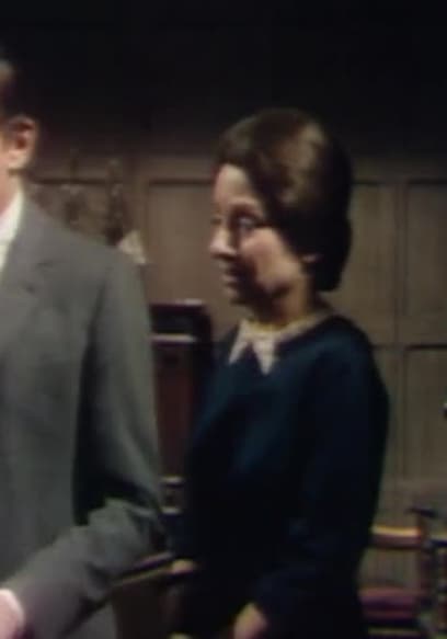 Watch Dark Shadows S12:E01 - Episode 656 - Free TV Shows | Tubi