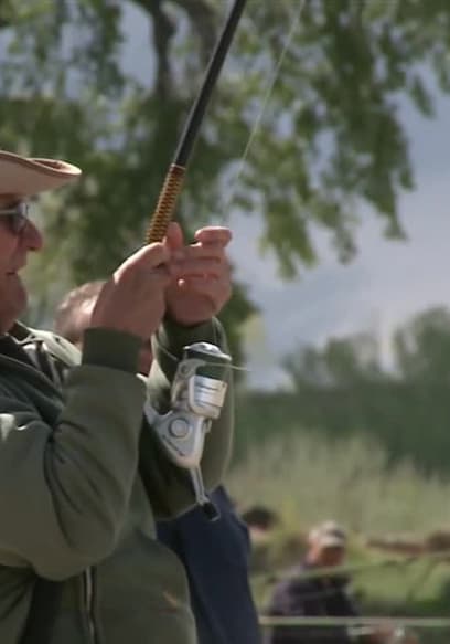 Watch Wardens S01:E10 - Paddlefish - Free TV Shows | Tubi