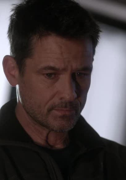 Watch Helix S01:E13 - Dans L'ombre - Free TV Shows | Tubi