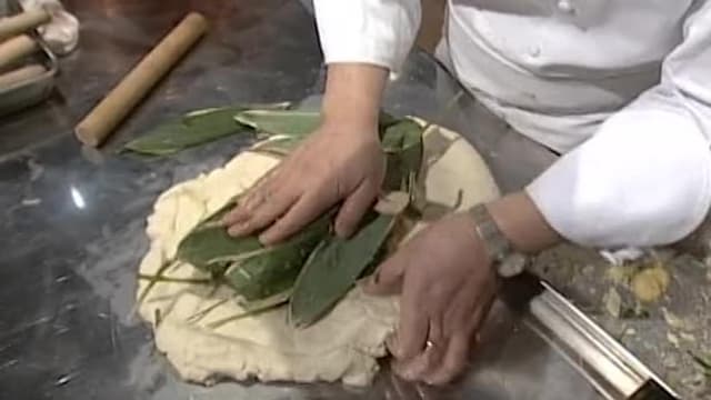 Watch Iron Chef S04:E02 - Chen and Sakai Spotlight - Free TV Shows | Tubi