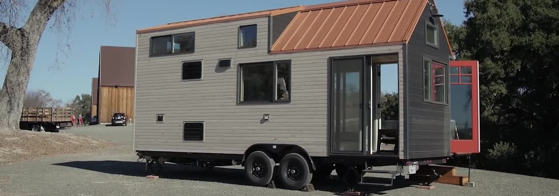 Watch Extreme RVs S05:E07 - Racer's Paradise - Free TV Shows | Tubi