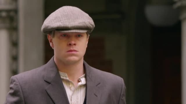 Watch Underbelly S06:E01 - Squizzy Steps Out - Free TV Shows | Tubi