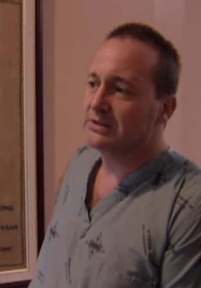Watch The Surgeons S01:E08 - Dr. Tim Sproule - Free TV Shows | Tubi