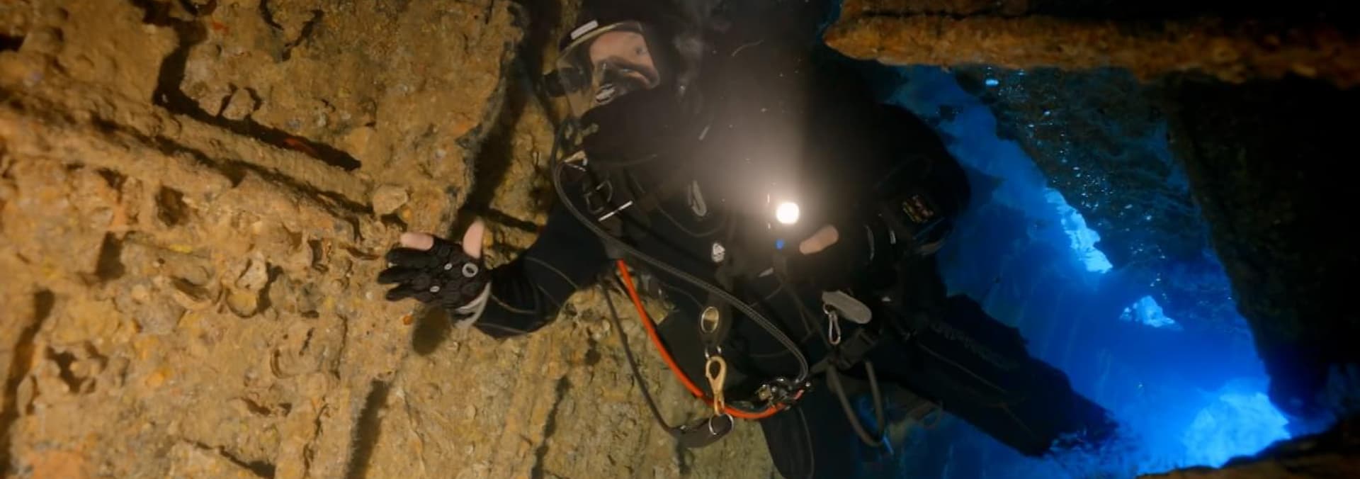 Watch Ross Kemp: Deep Sea Treasure Hunter S01:E02 - Suez - Free TV ...