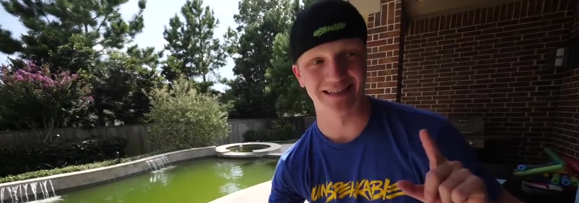 Watch Unspeakable S08:E12 - Unboxing a Giant Mystery Box That Arrived ...