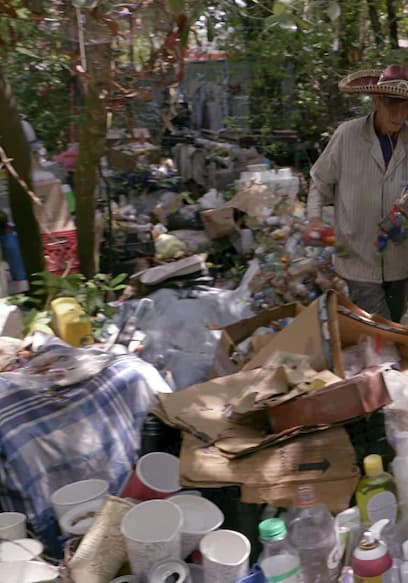 Watch Hoarders S13:E04 - Carl - Free TV Shows | Tubi