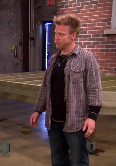 Watch Deck Wars S01:E01 - The Hot Tub Deck War - Free TV Shows | Tubi