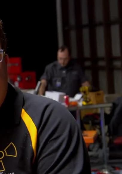 Watch Battlebots S01:E04 - Last Chance to Advance: R - Free TV Shows | Tubi