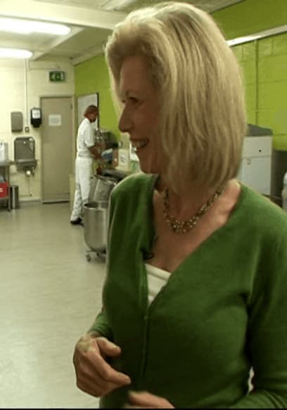 Watch Rachel Allen Bake! S01:E17 - Episode 17 - Free TV Shows | Tubi