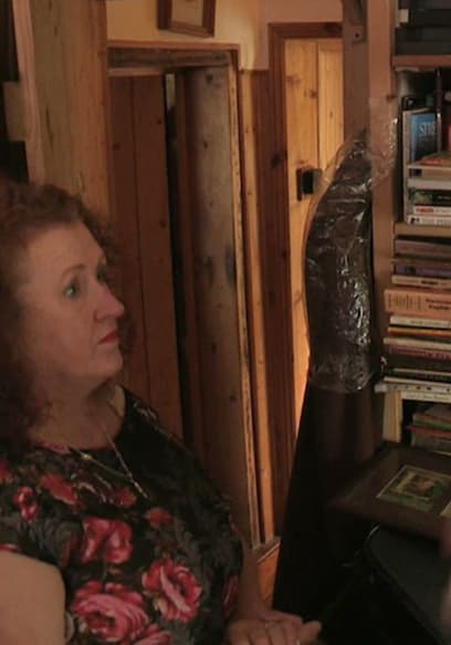 Watch Hoarders SOS (Season 1) S01:E10 - Episode 10 - Free TV Shows | Tubi