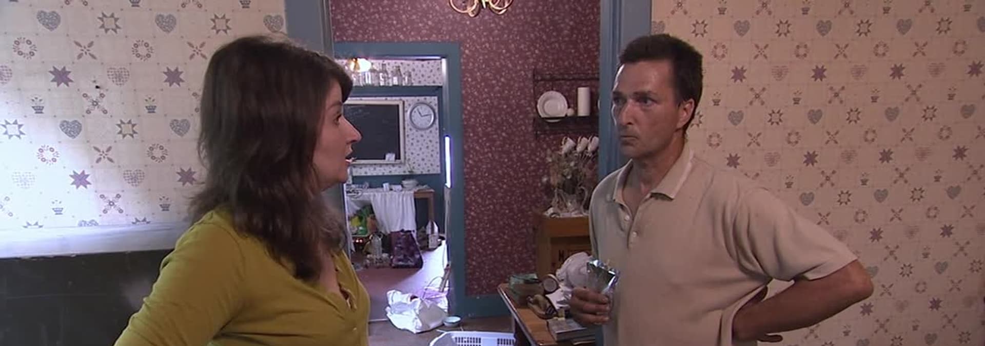 Watch Hoarders S03:E13 - Theresa/Karen - Free TV Shows | Tubi