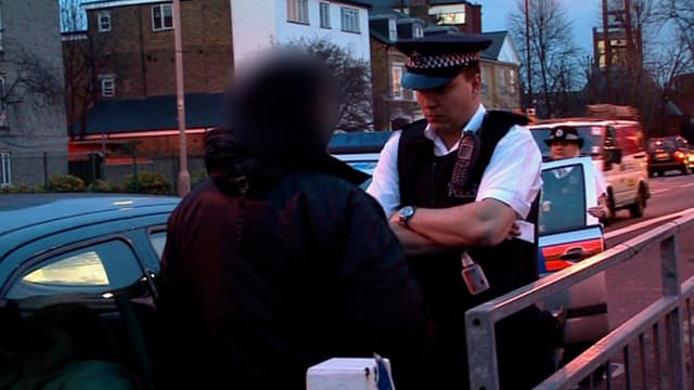 Watch Brit Cops S02:E01 - Episode 1 - Free TV Shows | Tubi