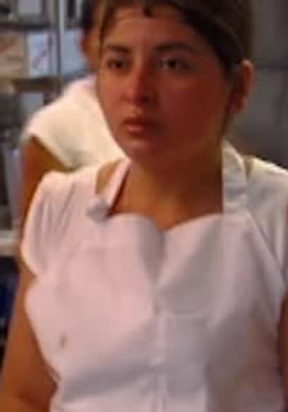 Watch Kitchen Nightmares en Español S02:E06 - Mamá Rita's - Free TV ...