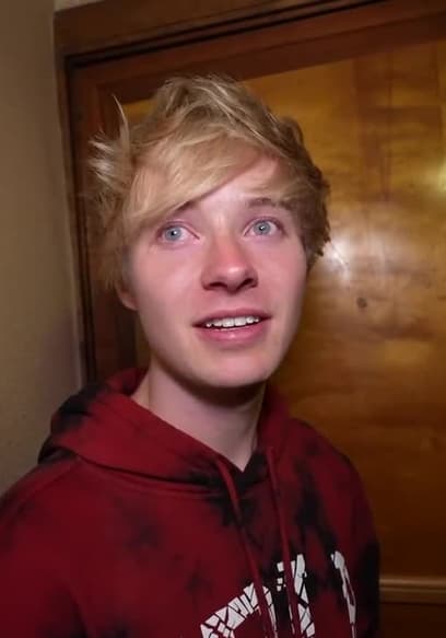 Watch Sam and Colby S03:E02 - Room B340: A Night on the Queen Mary ...