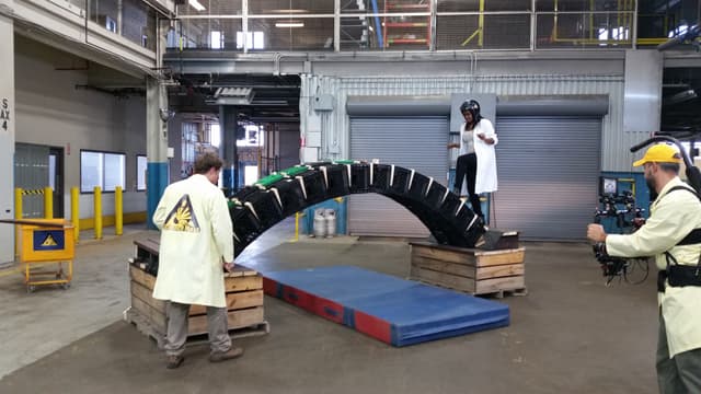 Watch Science Max S02:E212 - Sugar Cube Bridge - Free TV Shows | Tubi