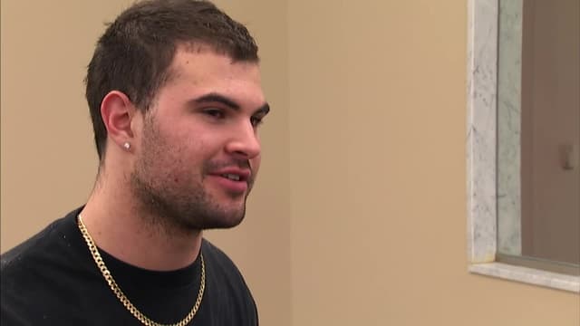 Watch Cake Boss S07:E04 - Fast Hands and a Flaming Pearl - Free TV ...