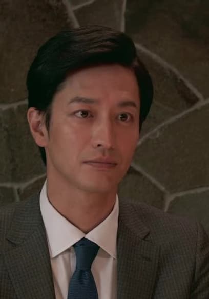 Watch May December Couple S01:E02 - Baggage - Free TV Shows | Tubi